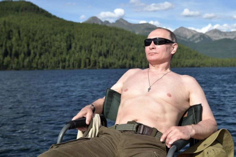 Vladimir Putin goes fishing and hiking in three-day vacation